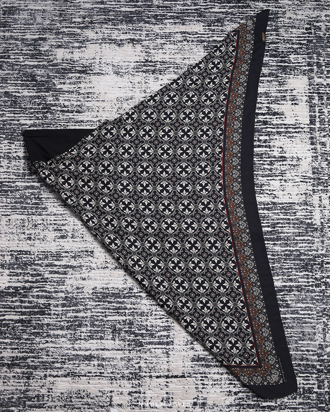 MALEEQA ALHAMBRA – CARBON – JIMMY SCARVES